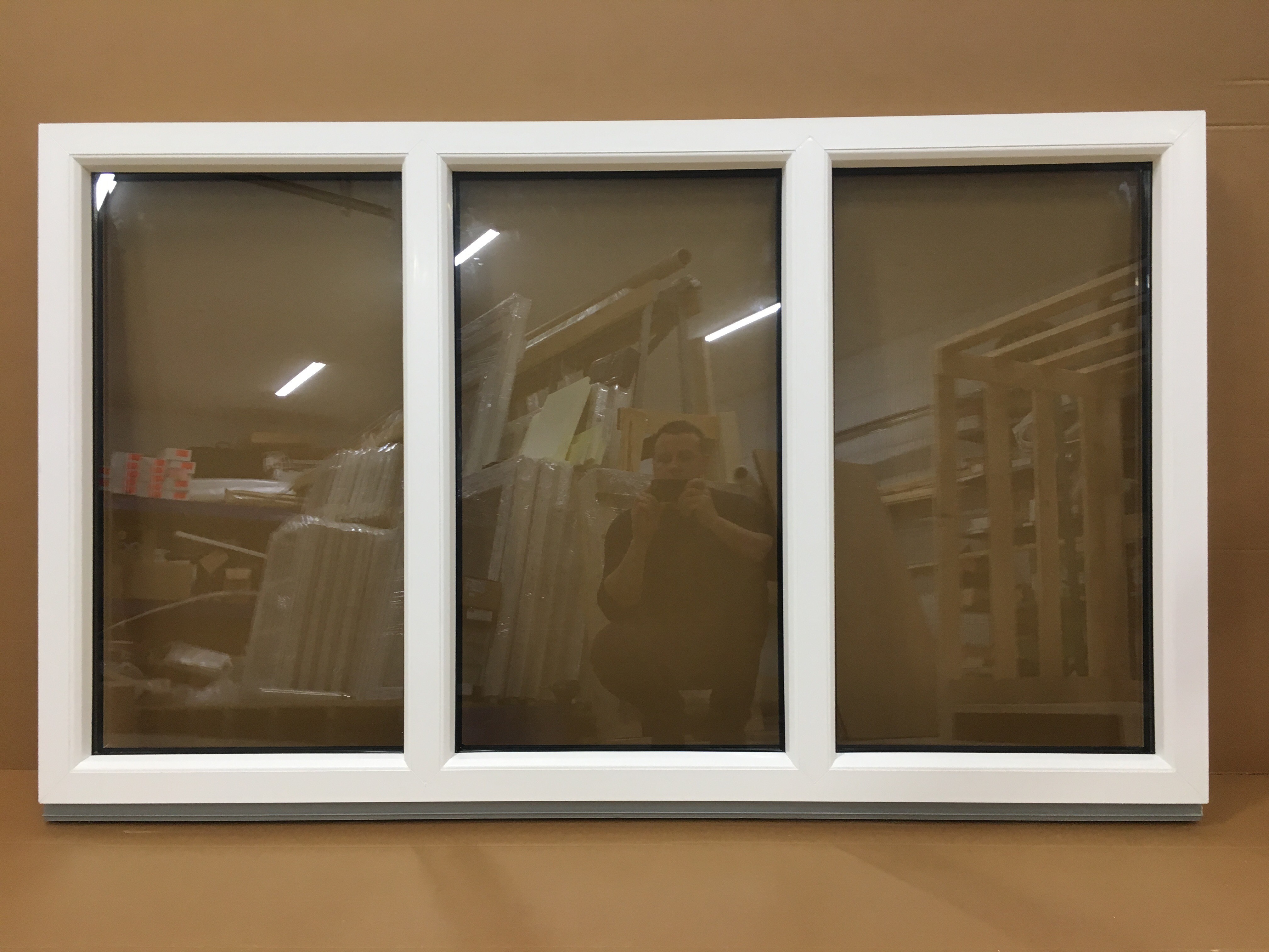 Fixed PVC window with 2 vertical partitions | Jonas Vinduer