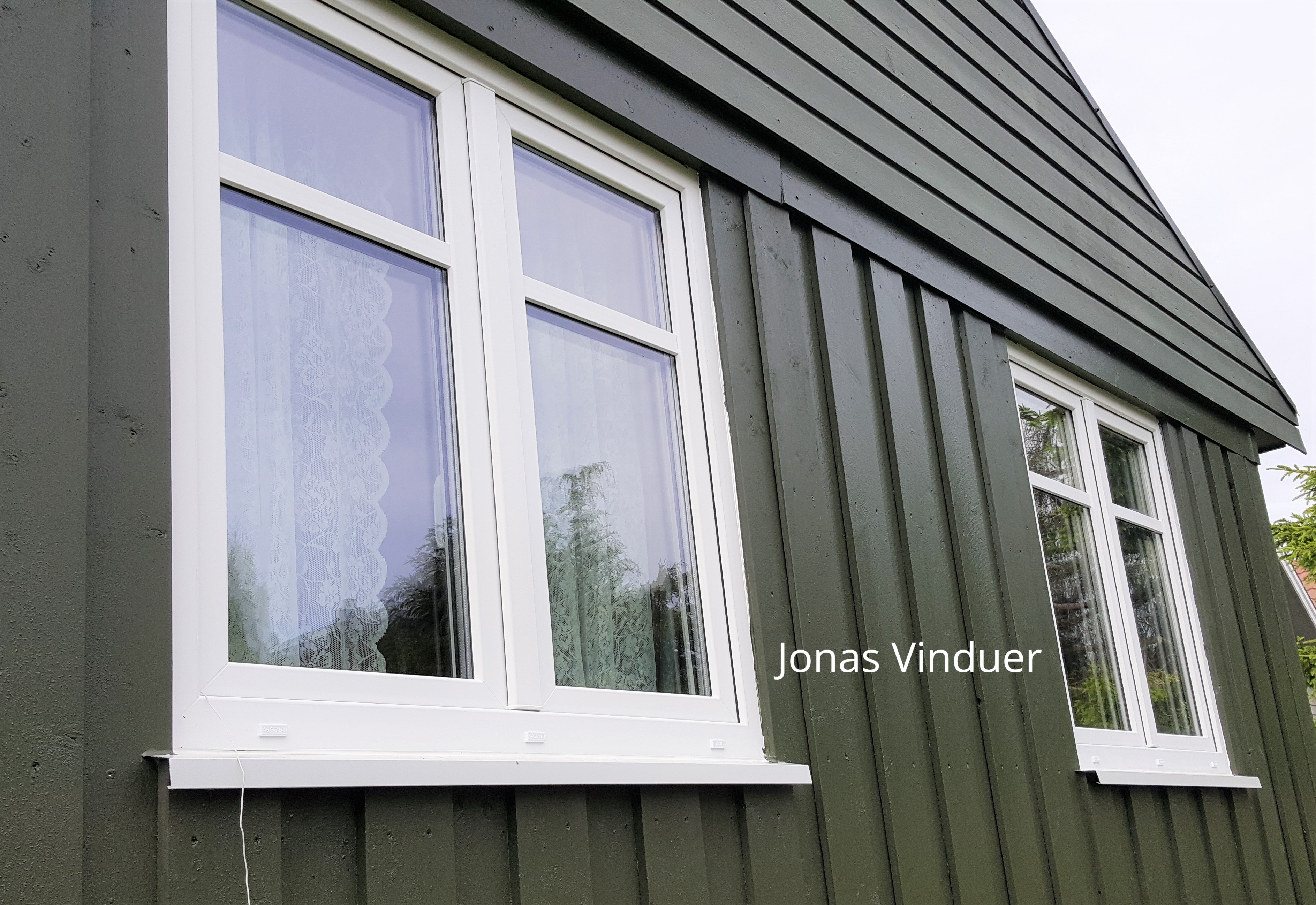 PVC vindu med 2 åpningsdeler (nødutgang) | Jonas Vinduer